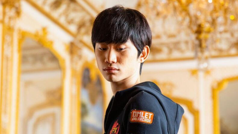 Doinb实名曝光RNG卡合同，直言小明想离开，却被卡着没办法走|合同|实名|战队_新浪新闻