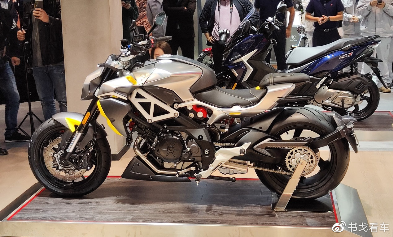 宗申40周年线上摩展，赛科龙RA900准公升在内10余款新车亮相