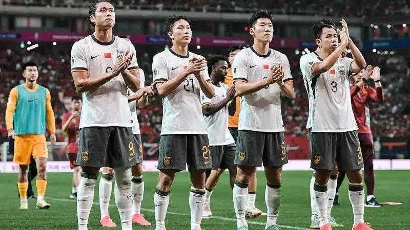 CCTV5直播国足18强赛首战-客场vs日本 沪媒预测国足首发阵容442|国足|日本|CCTV5_新浪新闻