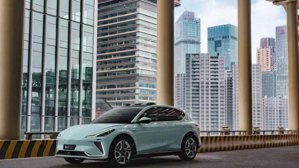 智己LS7 Urban Fit版上市，降低入手门槛，售价28.98万元-新浪汽车