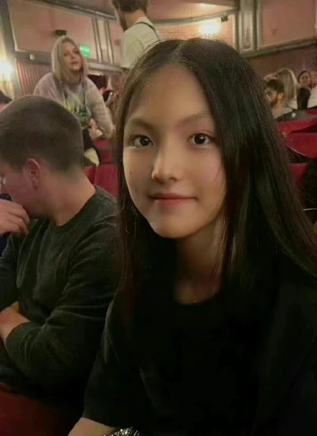 小胖妞变身苗条少女，王诗龄女大十八变，满身名牌腿细成筷子|王诗龄|李湘|女大十八变_新浪新闻