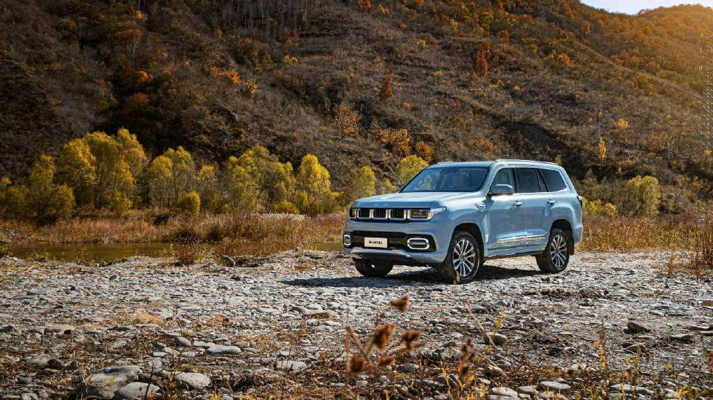 硬派与豪华颜值并重，12.8英寸大屏，后排座椅按摩，BJ60太内卷-新浪汽车