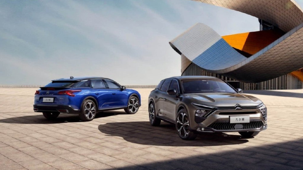 15万级中型轿车 颜值与性能具备 标致408X与凡尔赛C5 X怎么选？-新浪汽车