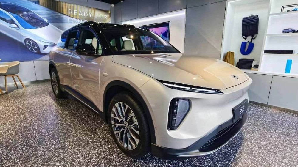 蔚来ES6探店：选装后逼近40万，离月销破万还有多远？-新浪汽车