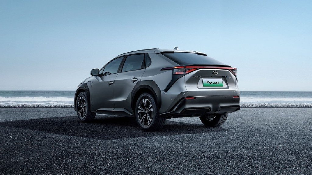 全新纯电动中型 SUV bZ4X旗下5款车型配置分析