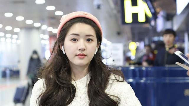 狂飙脏话的赵露思，剧组骑马怒喷吴磊，不愧是个“绝望的文盲”|星汉灿烂|粉丝|电视剧|追星|明星_新浪新闻