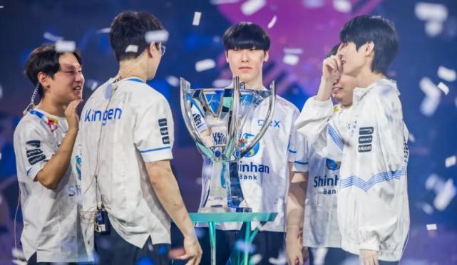 DRX夺冠后就地解散，5人合同全部到期，想续约要给高薪水