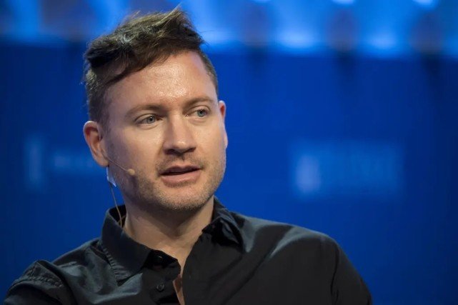 美国科技大亨要“重回18岁”，每年花上千万元保养还自律，有用了吗|美国科技|布莱恩|大亨_新浪新闻