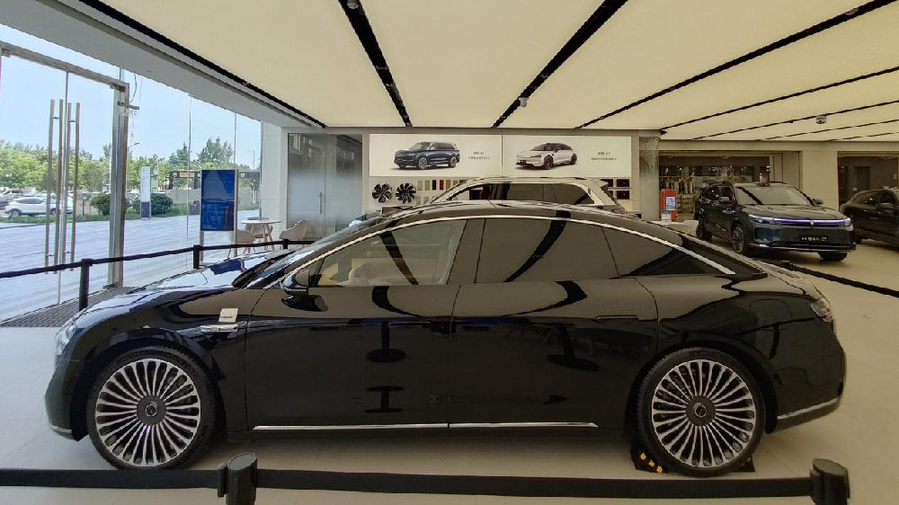 余承东吹没吹牛？享界S9进店体验，以智慧豪华硬刚BBA“78S”-新浪汽车