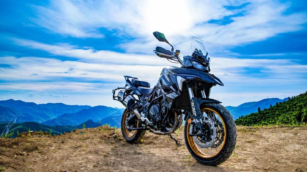 4.68万元起！贝纳利TRK702上市，卷起来自家人都不放过