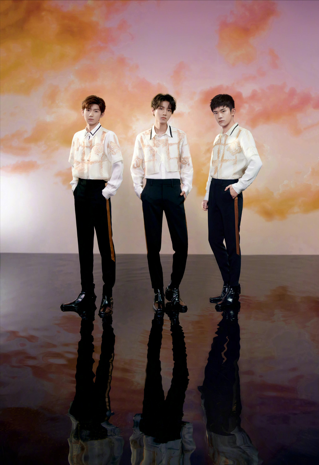 网上传出TFBOYS2023年计划，五项活动引人期待，却被嘲为过气组合|TFBOYS|粉丝|组合_新浪新闻