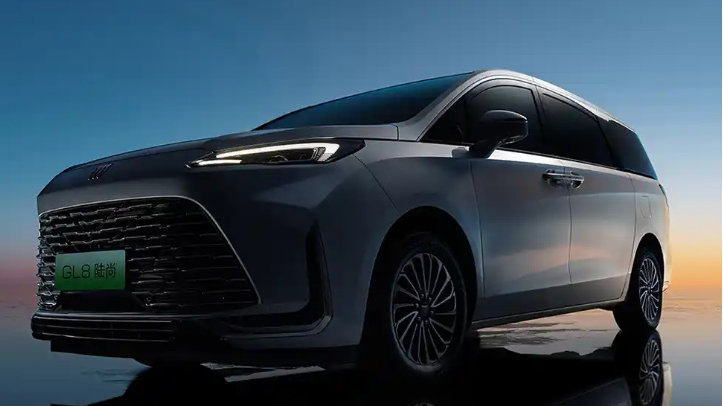 油耗2.0L/100km？别克“真龙”插混首秀！GL8陆尚尺寸5米2轴距3米-新浪汽车