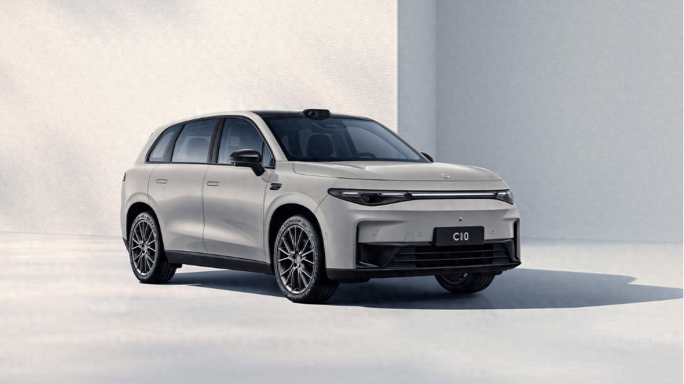 比C11贵，悬挂降级，有8295和激光雷达，零跑C10预售，15.18万起|电机功率|预售价|新车_新浪新闻