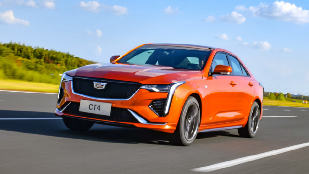 1.5T CT4来了，动力真不弱！优缺点很鲜明！-新浪汽车