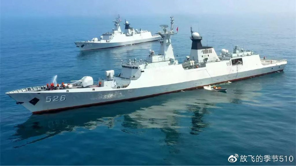 054型护卫舰：改造提升以后罕见两舰同框，在第15护卫舰支队发挥大舰|护卫舰|支队|红旗_新浪新闻