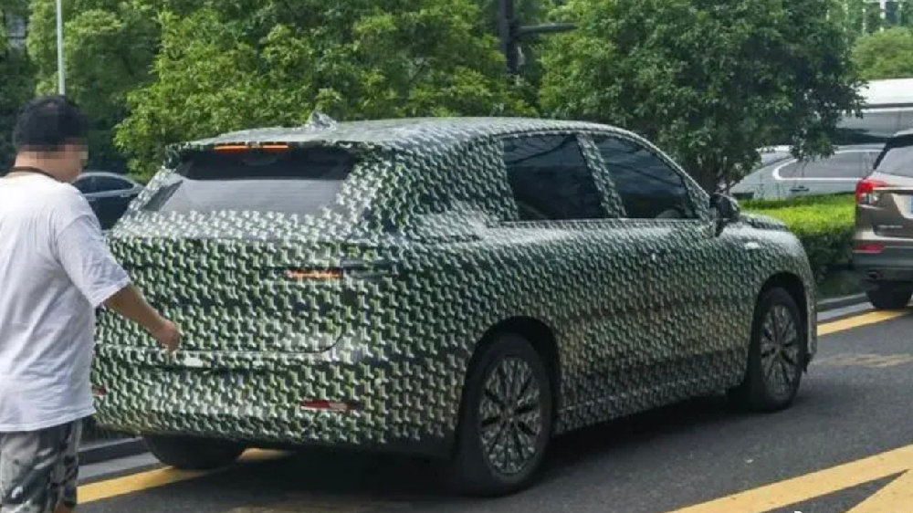 零跑B11实车曝光，还有一款B13全尺寸SUV，这是通吃理想L7L8L9?-新浪汽车