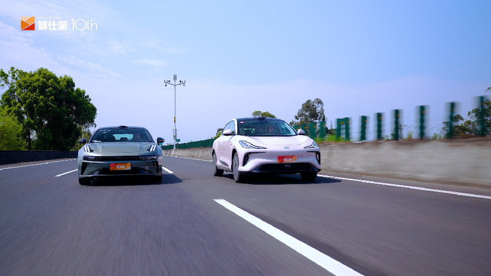 3秒级电车挑战极速！智己LS6续航长加速快，极氪001尾速219km/h-新浪汽车