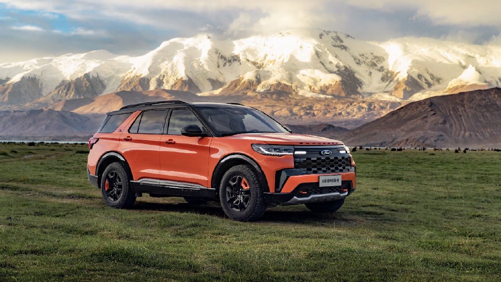 售价30.98万元起，新款福特探险者上市，标配8155芯片，动力提升-新浪汽车