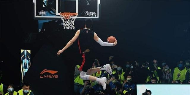 张镇麟拒绝参加CBA扣篮大赛，理由不充分，怕了“中国卡特”不成？