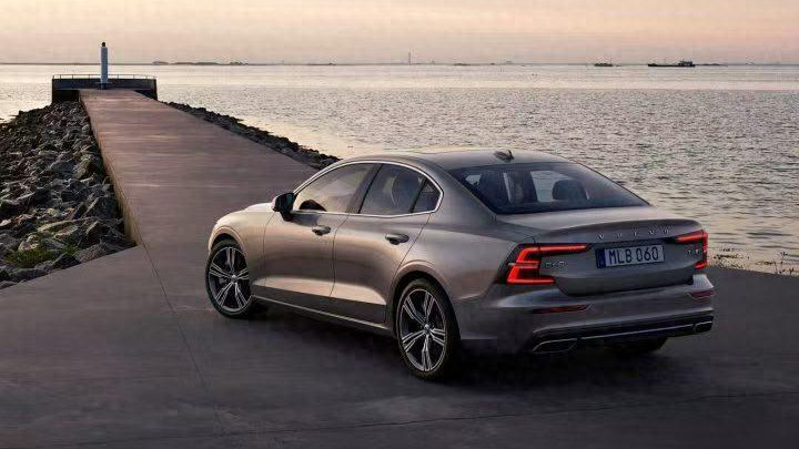 要豪华还要质价比！S60对比CT5：18.9万能买啥？-新浪汽车