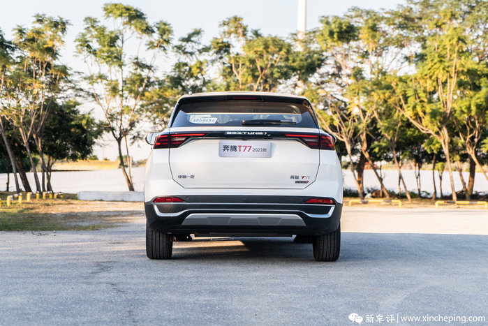 实拍2023款奔腾T77：11万买高颜值高品质SUV不是梦？