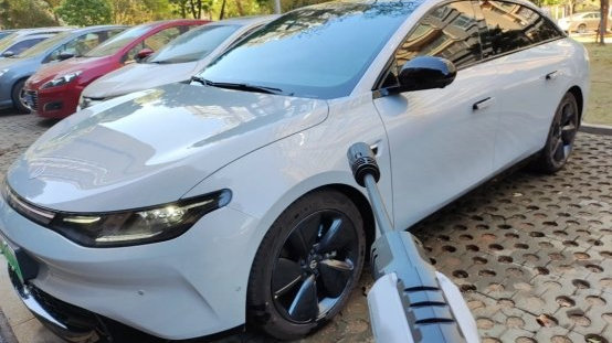 零跑C01车主一个月实测，说说15w电轿到底值不值得买-新浪汽车