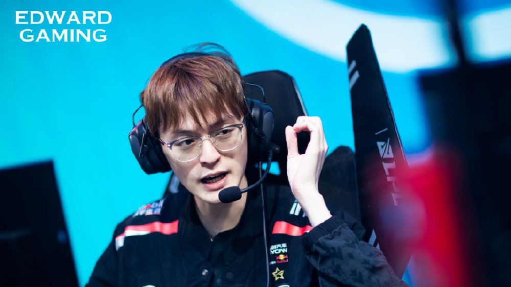 FoFo危？Ale透露EDG新AD，网友：韩援中路正在路上|韩援|选手|中路_新浪新闻