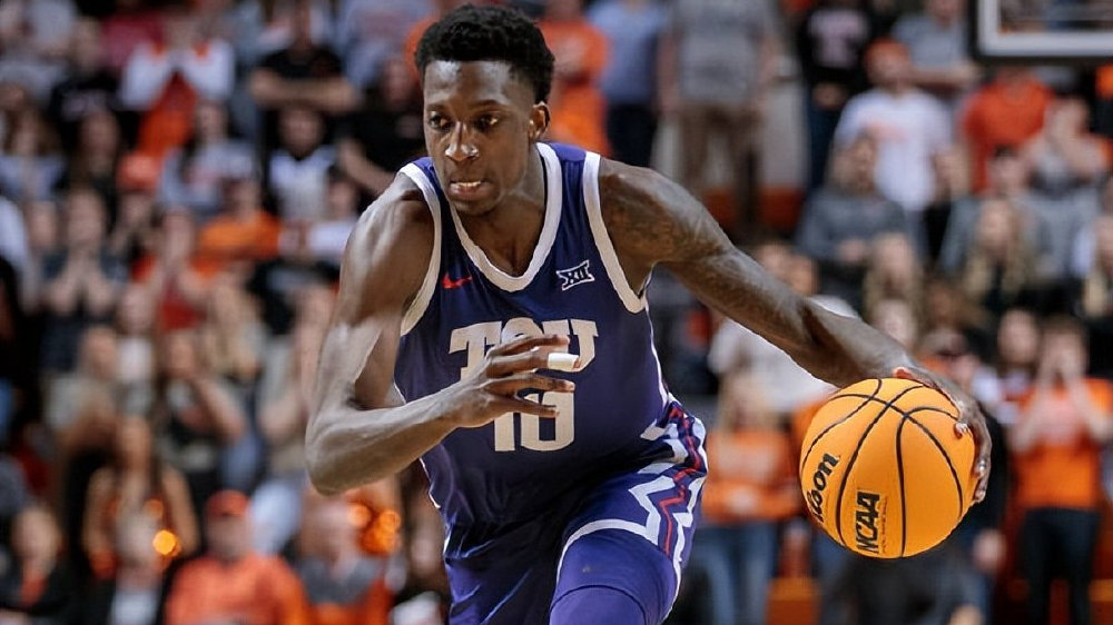 勇士又试训了一名大龄新秀，他会加入发展联盟的下属球队？|勇士|新秀|球队_新浪新闻