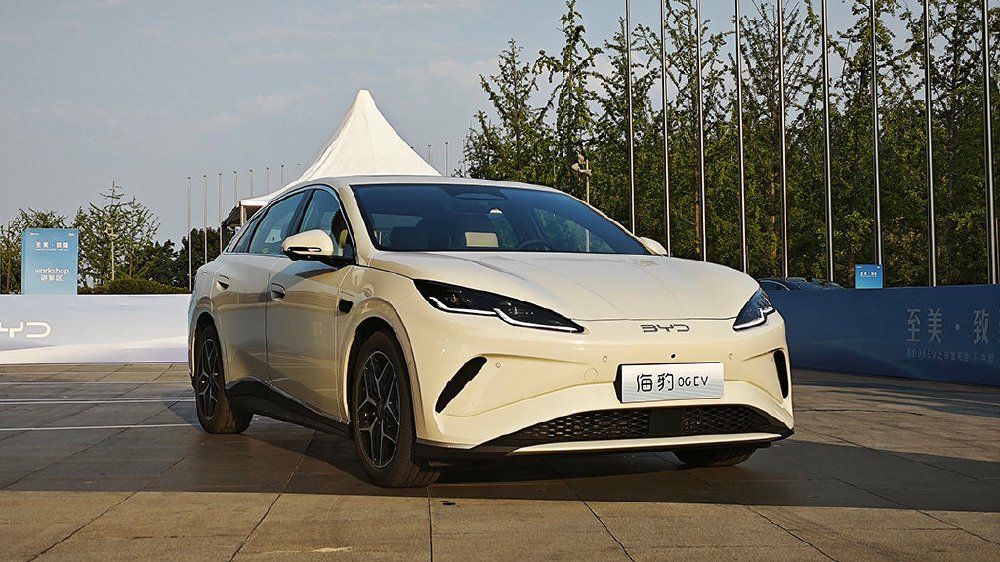 标配天神之眼C 比亚迪海豹06EV北京区域上市10.98万元起售-新浪汽车