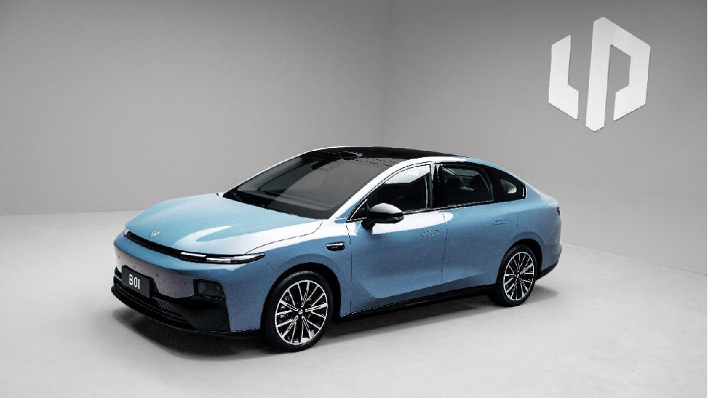 激光雷达杀进12万级！零跑B01预售12.58万：半价Model 3稳了？-新浪汽车