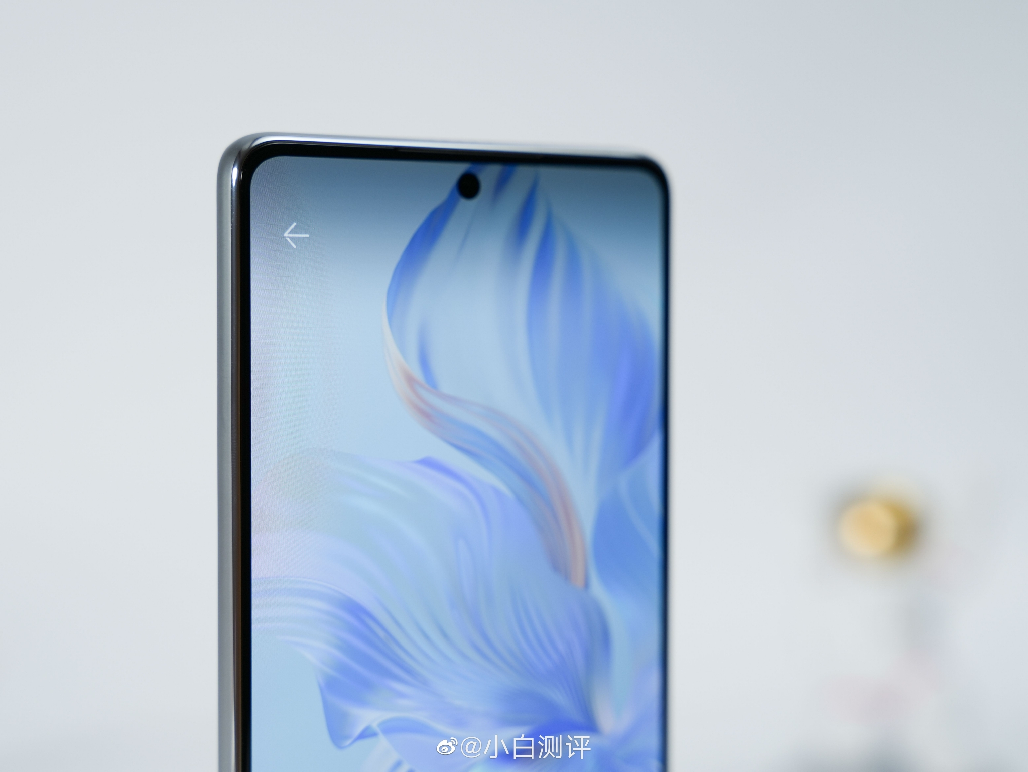 荣耀80 Pro直屏版真机实拍 定位介于80 GT和80 Pro中间的一款……|荣耀|实拍|定位_新浪新闻