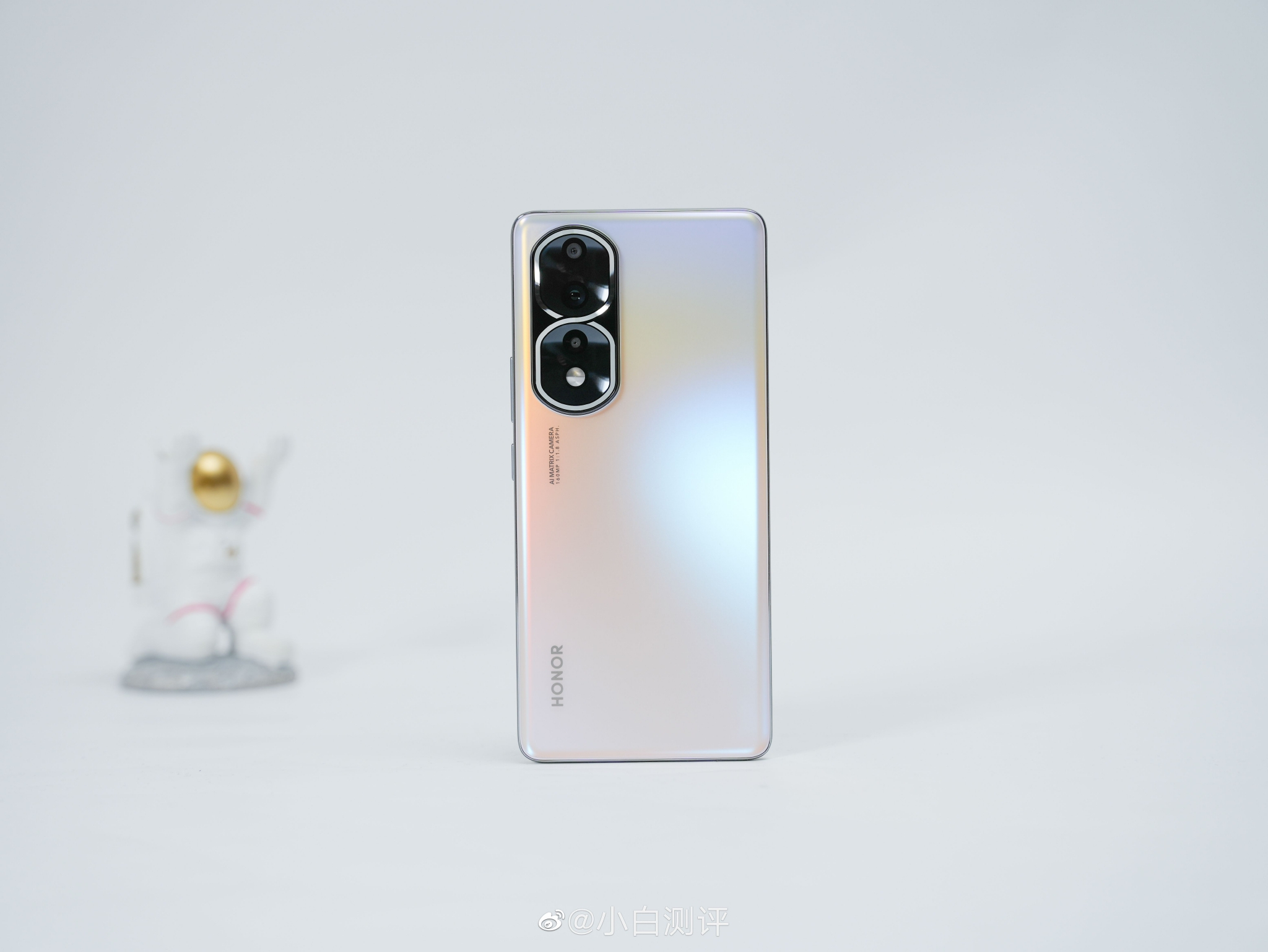 荣耀80 Pro直屏版真机实拍 定位介于80 GT和80 Pro中间的一款……