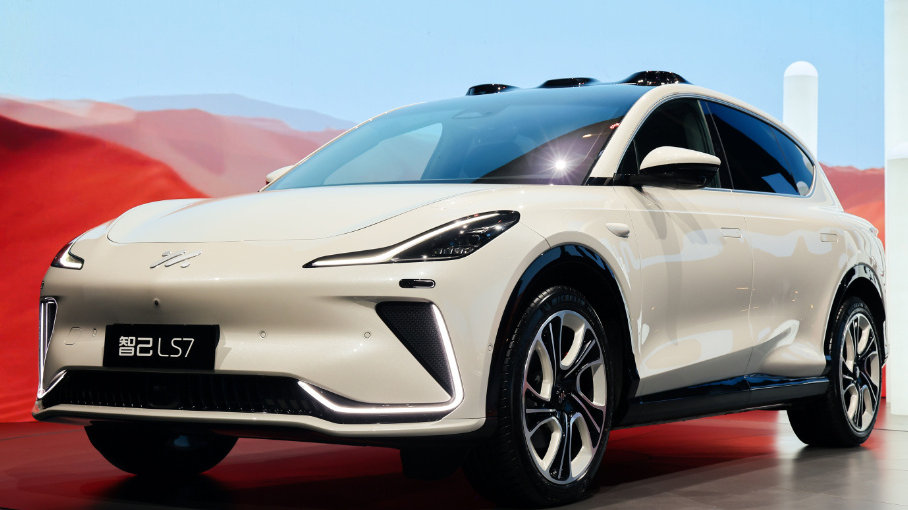 大五座纯电SUV，仪式感满满，智己LS7购车指南-新浪汽车