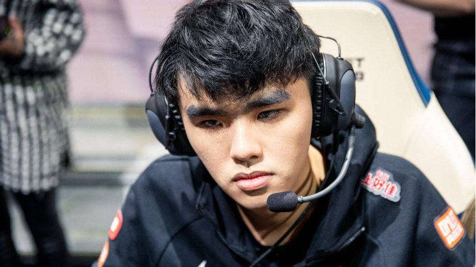 不是LWX？小天情感风波再反转，LWX牵手女子不是墨子？|墨子|风波|情感_新浪新闻