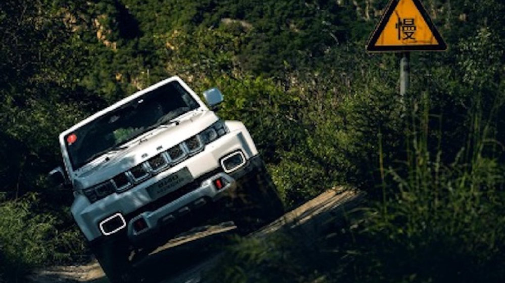 初夏5月 还有什么比驾驶BJ40荣耀版去越野更躁动！-新浪汽车