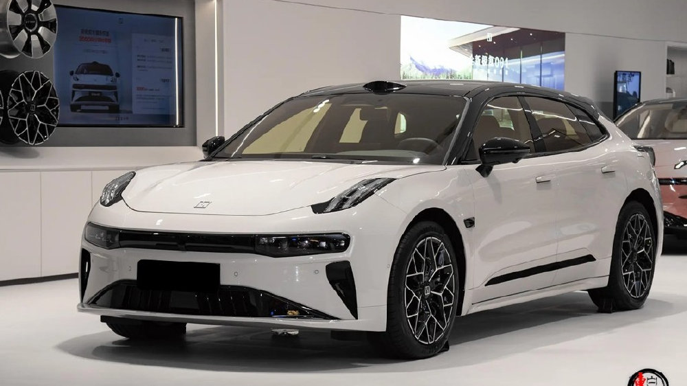 800V高压+魔毯空气悬架，2025款极氪001售25.9万元起，体验如何？-新浪汽车