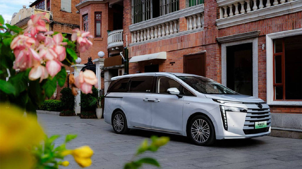 20万级中国家用MPV最优选 传祺E8+售价23.28万起|传祺|广汽传祺|售价_新浪新闻