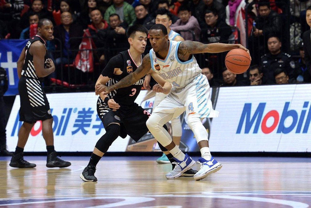 曝广厦接触前CBA总决赛MVP！超级小外援，联手孙铭徽冲击冠军|孙铭徽|亚当斯|青岛队_新浪新闻