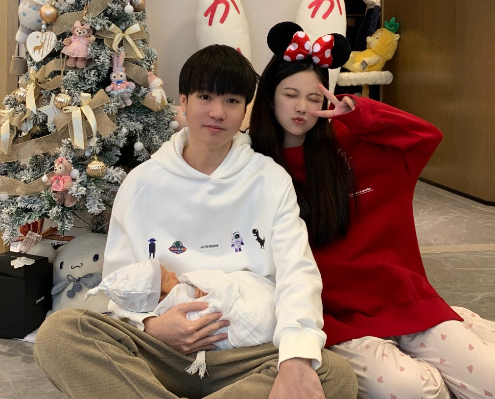 Letme有儿子了！网友：未来的国产顶尖选手再添一人