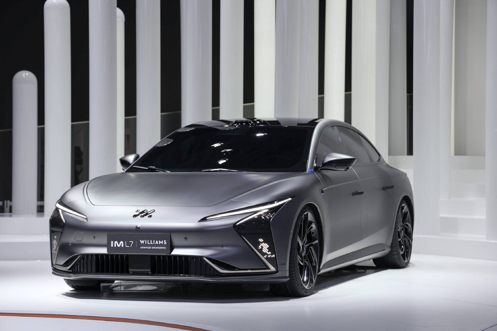 第2,000台智己L7交付了！ 宝藏车型智己L7惊艳登陆2022成都车展