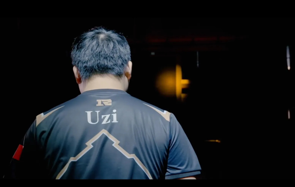 网友热议“小Uzi”出生：重生之Uzi是我爹！射手座天生射手|射手座|小枣|射手_新浪新闻