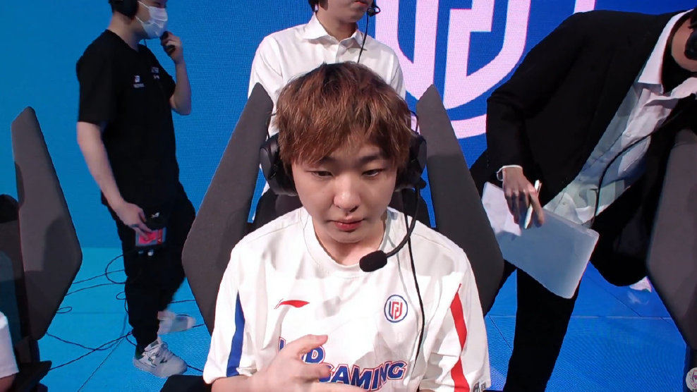 国豪回归首秀！风行狐蝎子助LGD零封RA斩获MVP！|Meteor|蝎子|马蹄铁_新浪新闻