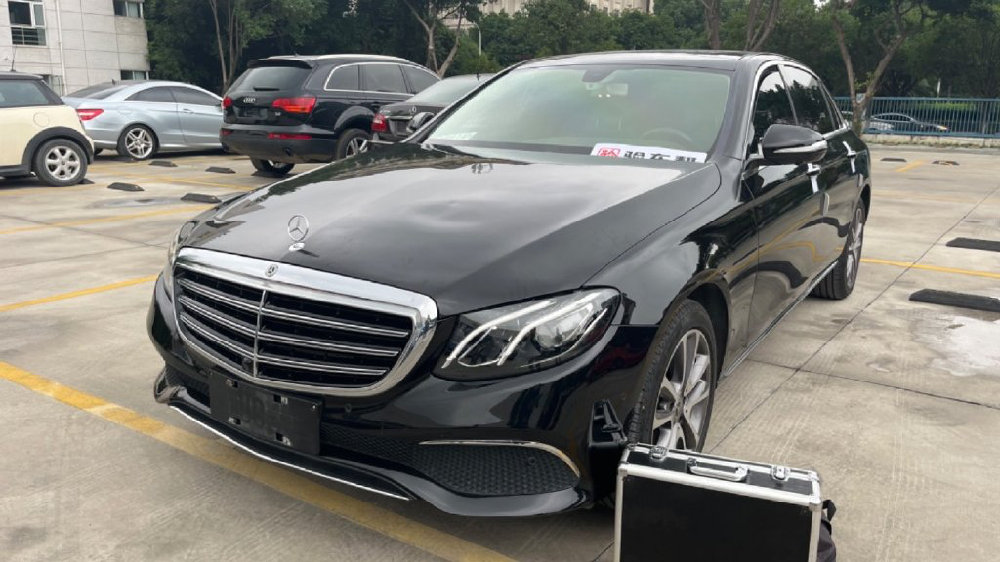 比市场价低8万，这台19年的奔驰E300L到底有什么猫腻？-新浪汽车