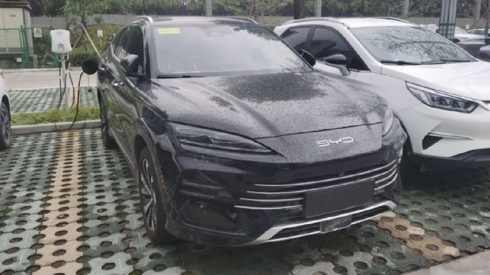 2023款比亚迪宋PlusDMi（护卫舰05）现身街头-新浪汽车