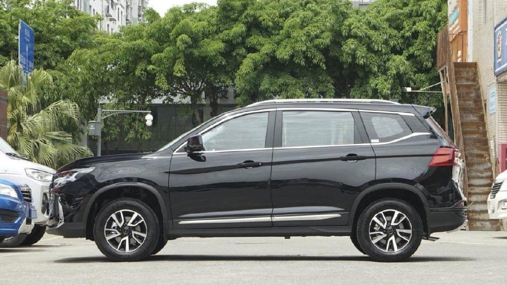 起售价6.99万元，2024款东风风行T5盛世款上市，搭载1.6L发动机-新浪汽车