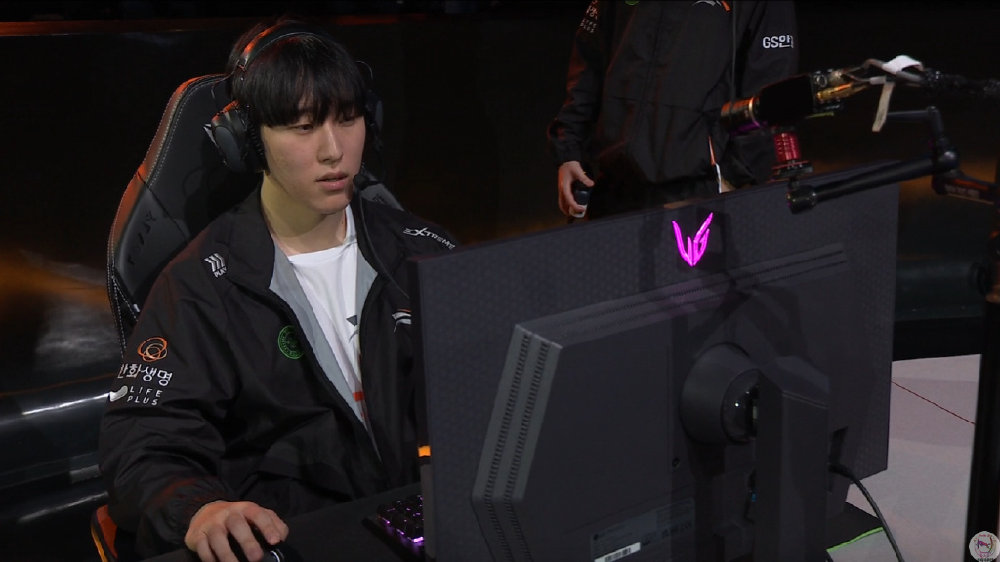 LCK季后赛首战！小GenG对战Cvmax新军|季后赛|首战|常规赛_新浪新闻