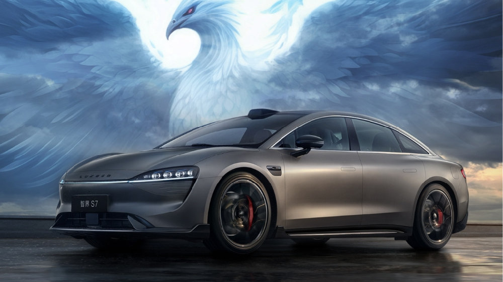 24.98万起华为加持智界S7，鸿蒙系统智能驾驶，遇小米SU7怎么选？|小米|华为|内饰_新浪新闻