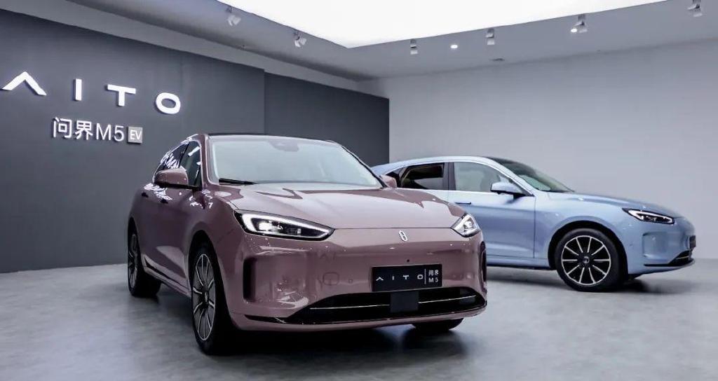 AITO首款纯电车型发布，问界M5 EV 28.86万起售