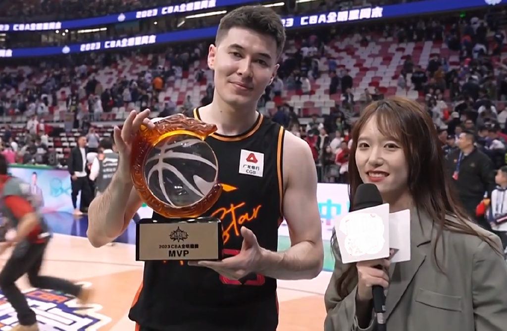 CBA全明星靓丽风景线！张常宁很抢镜，赵继伟、周鹏夫妻大秀恩爱