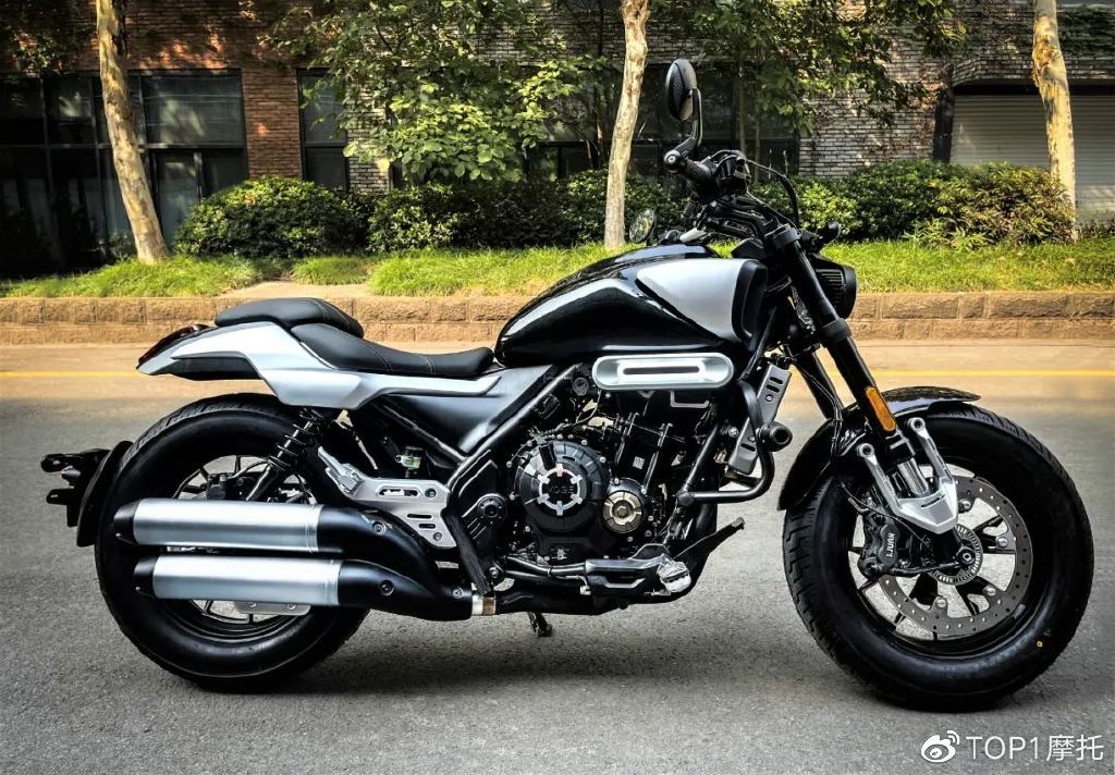 全系标配TCS功能？无极CU525实车曝光，打造国产运动巡航新标杆